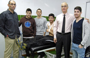 El doctor Ripoll realiza una revisión de lesiones en el Elche CF ...